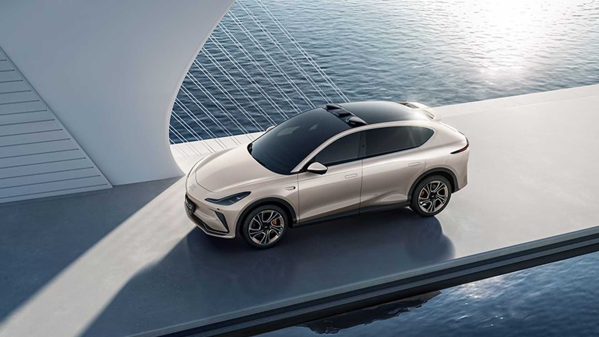 La joint venture Alibaba-SAIC presenta un SUV eléctrico en China