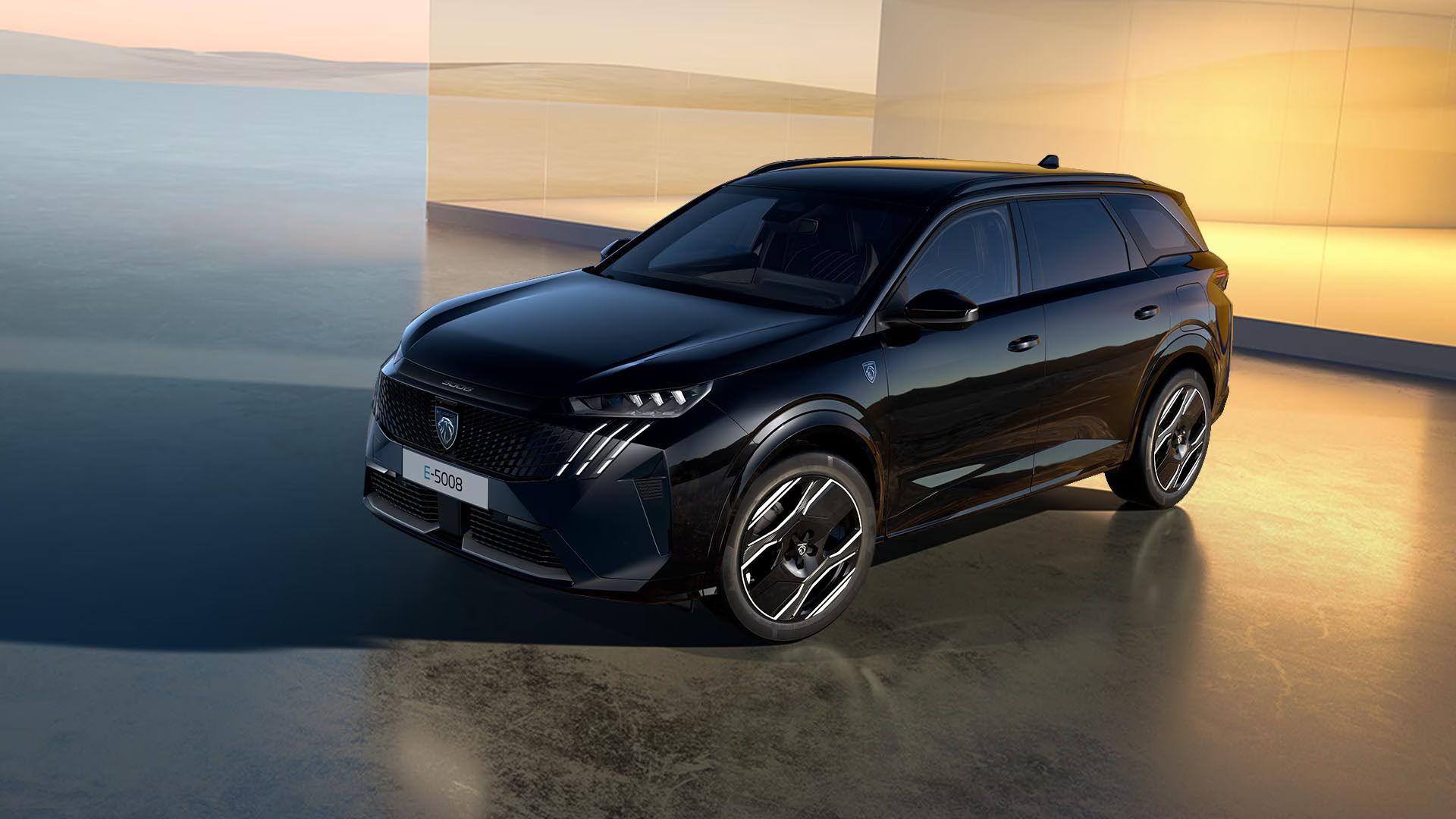 Peugeot presenta el SUV de siete plazas: el e-5008